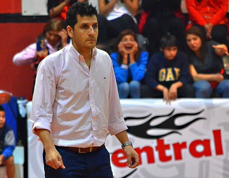 Mariano Panizza: «Hoy por hoy son muchas versiones’’ | ENTRE RIOS BASQUET